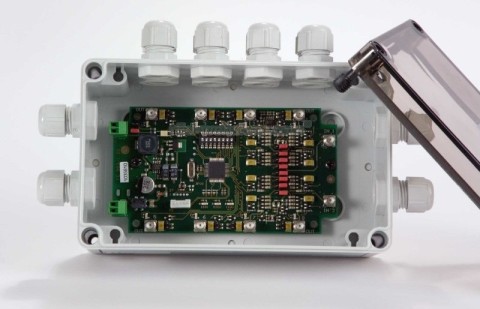 ISC.ANT.MUX - Multiplexer RFID HF 8 canali per Antenna