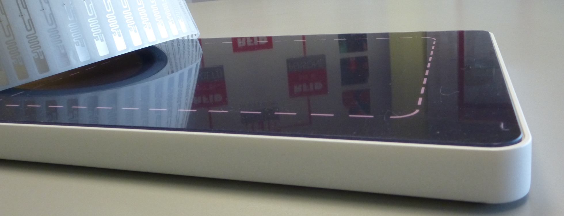 SPAD-U RFID UHF Shielded Pad Antenna Reader